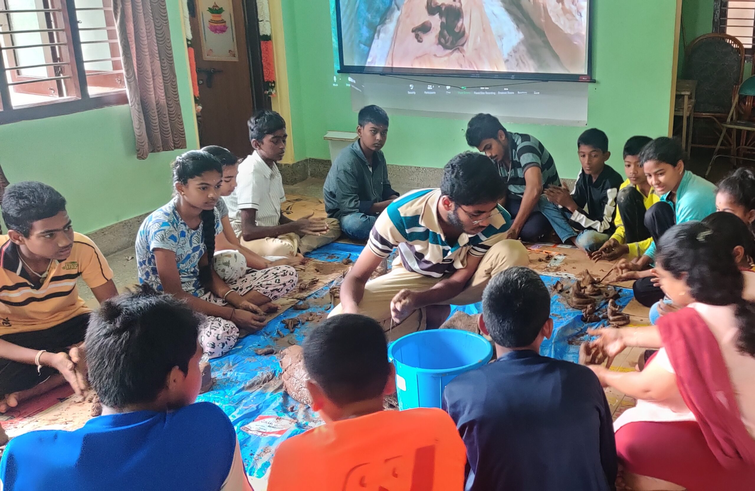 Dr. Mohini conducted clay ganesha making sessions - Arsha Seva Kendram